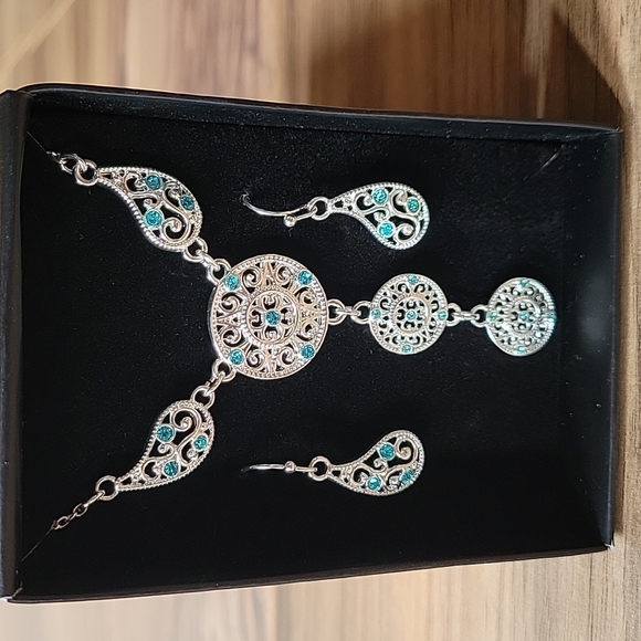 Avon | Jewelry | Avon Signature Collection Ultimate Challenger Necklace ...